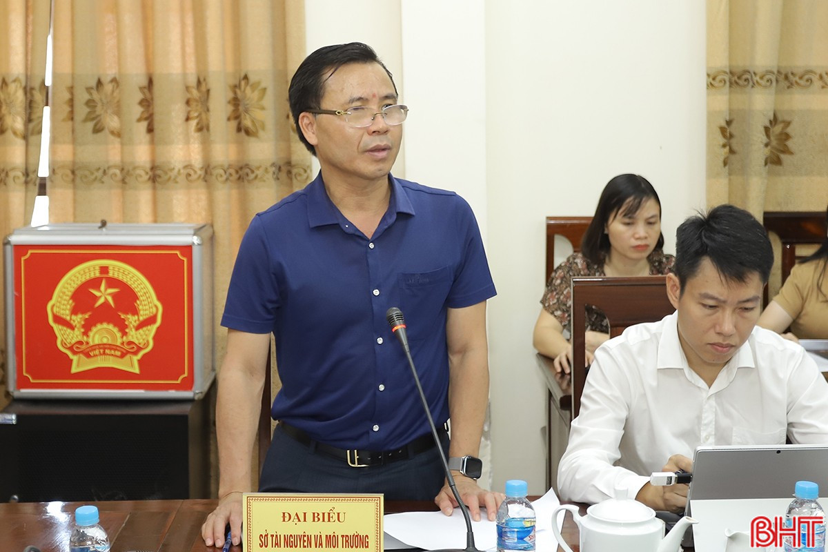 Tiếp tục hoàn thiện báo cáo việc thực hiện quy định quản lý, khai thác ...