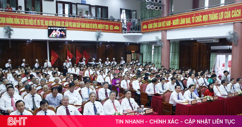 Khai mạc trọng thể đại hội đảng bộ cấp huyện đầu tiên ở Hà Tĩnh | Báo ...