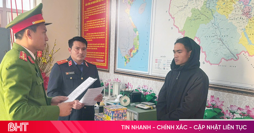 Hà Tĩnh: Khởi tố 2 đối tượng tàng trữ pháo, thu giữ cả súng nhựa và đạn