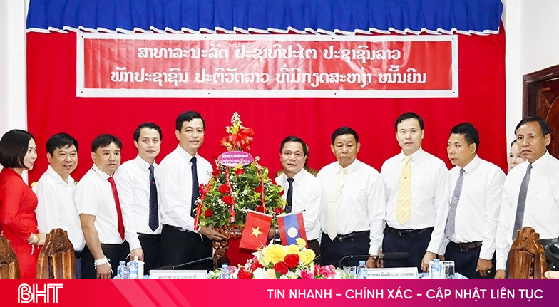 Đức Thọ và Thà Phà Bạt tăng cường hợp tác phát triển