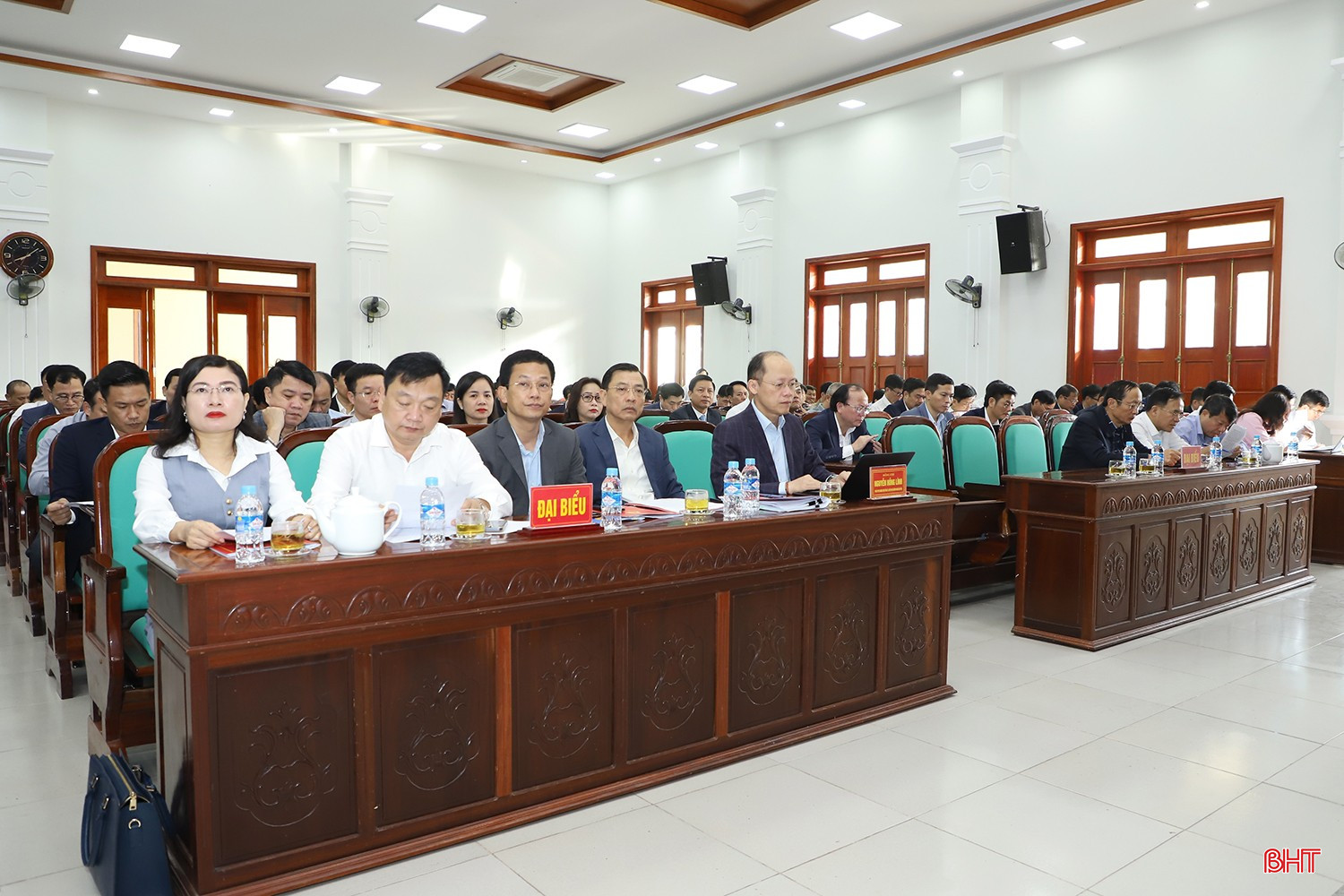 Phấn đấu hoàn thành và vượt mức các chỉ tiêu kinh tế - xã hội năm 2026